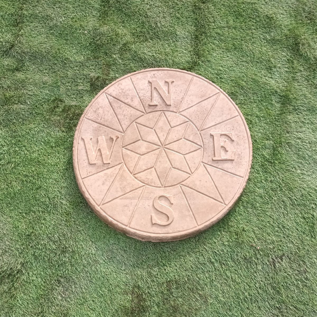 Compass Centre Circle 600mm | Landscape Paving