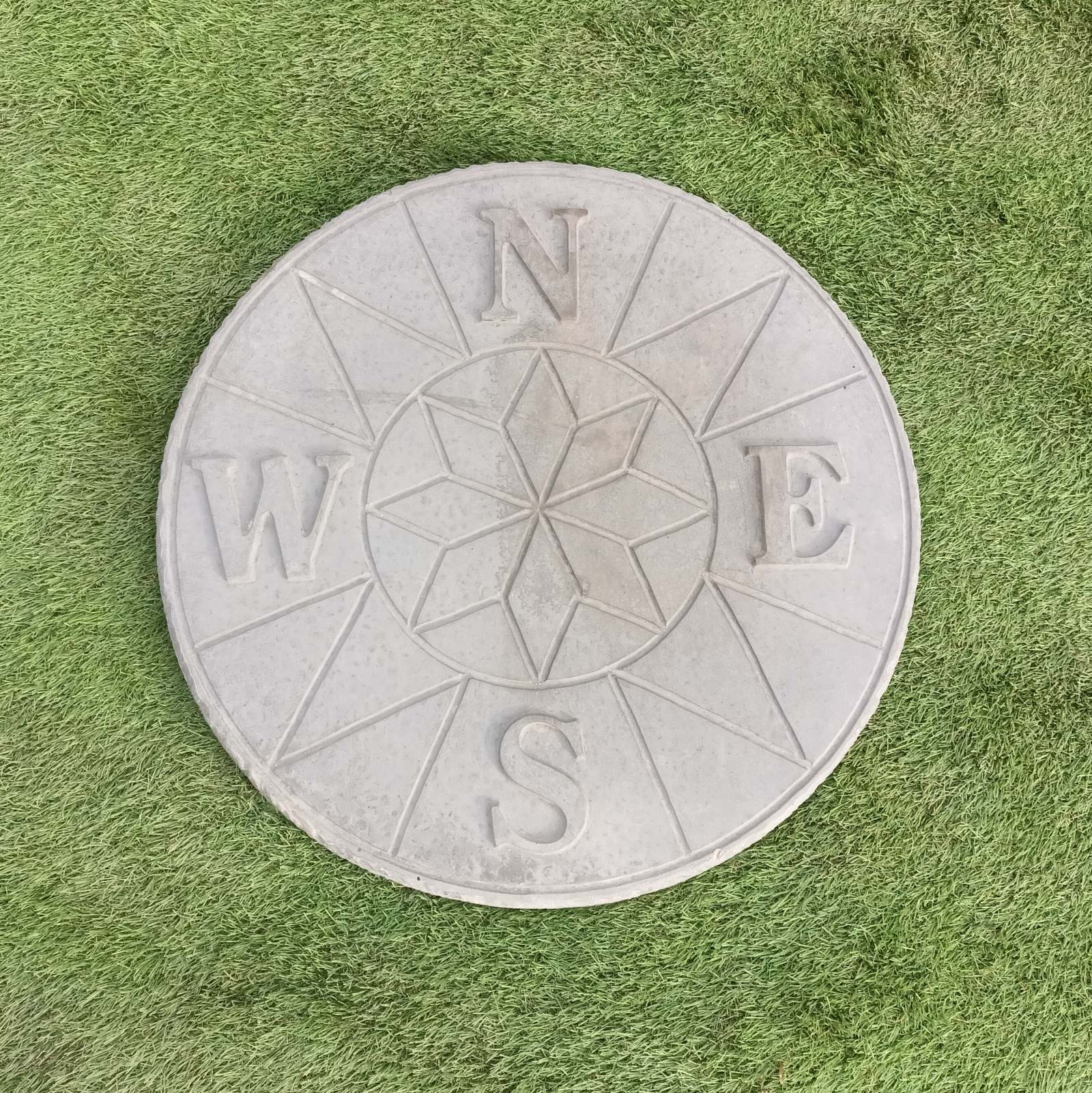 Compass Centre Circle 600mm | Landscape Paving